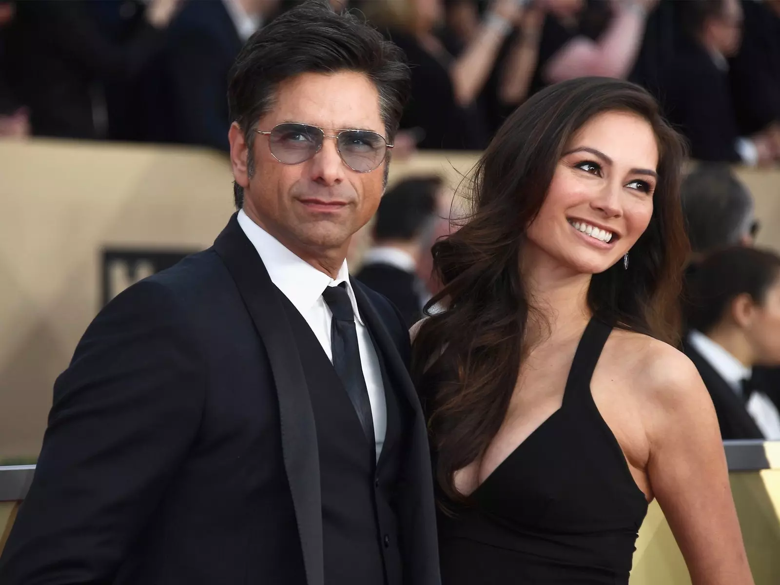 John Stamos an Caitlin McHugh feieren hir Hochzäitsrees Hochzäit op Disney World