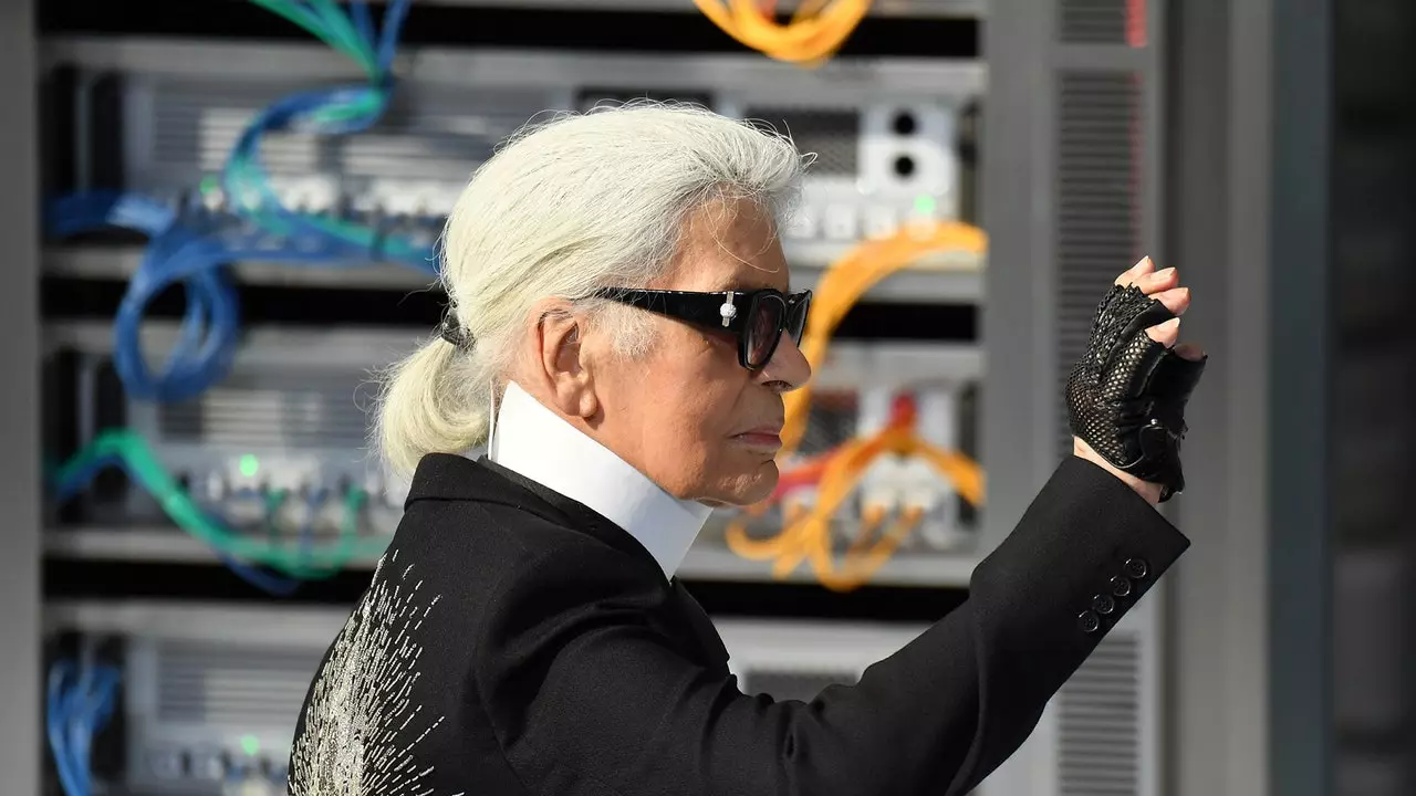 Karl Lagerfeld arasaba