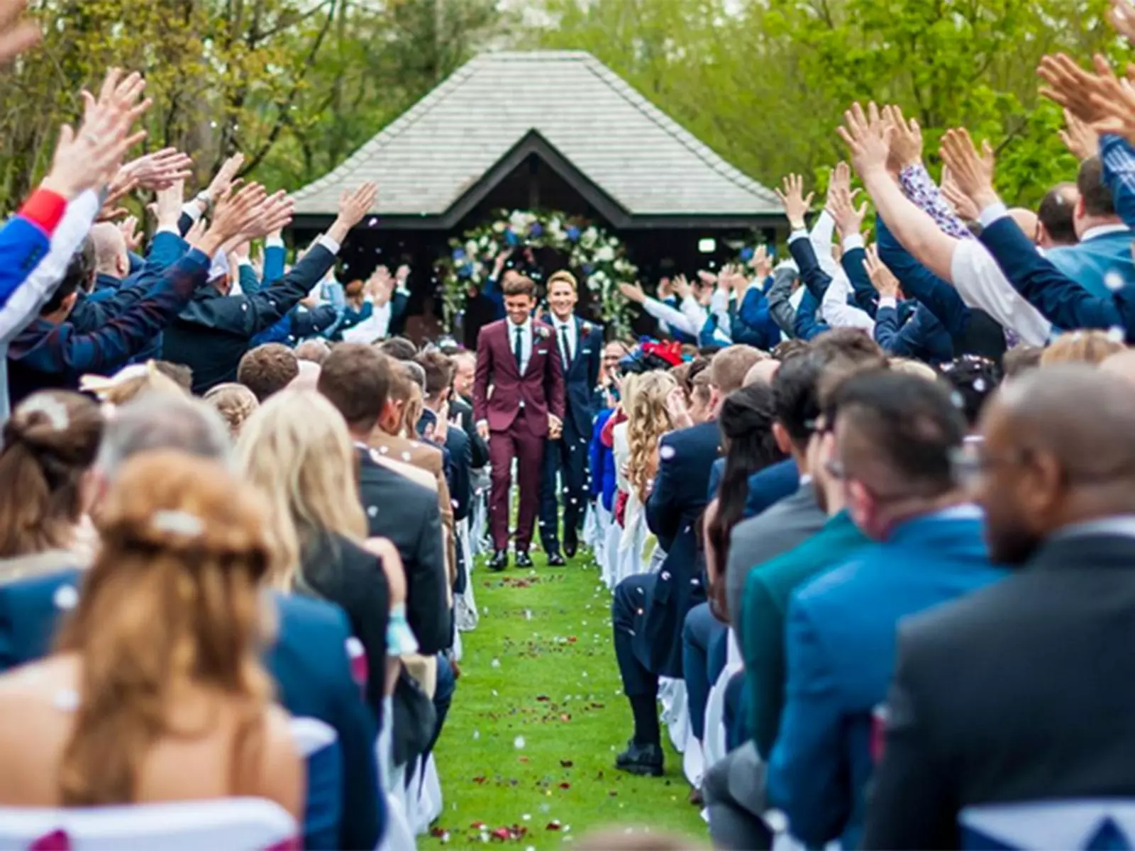 Tom Daley ve Dustin Lance Black düğünlerinde.