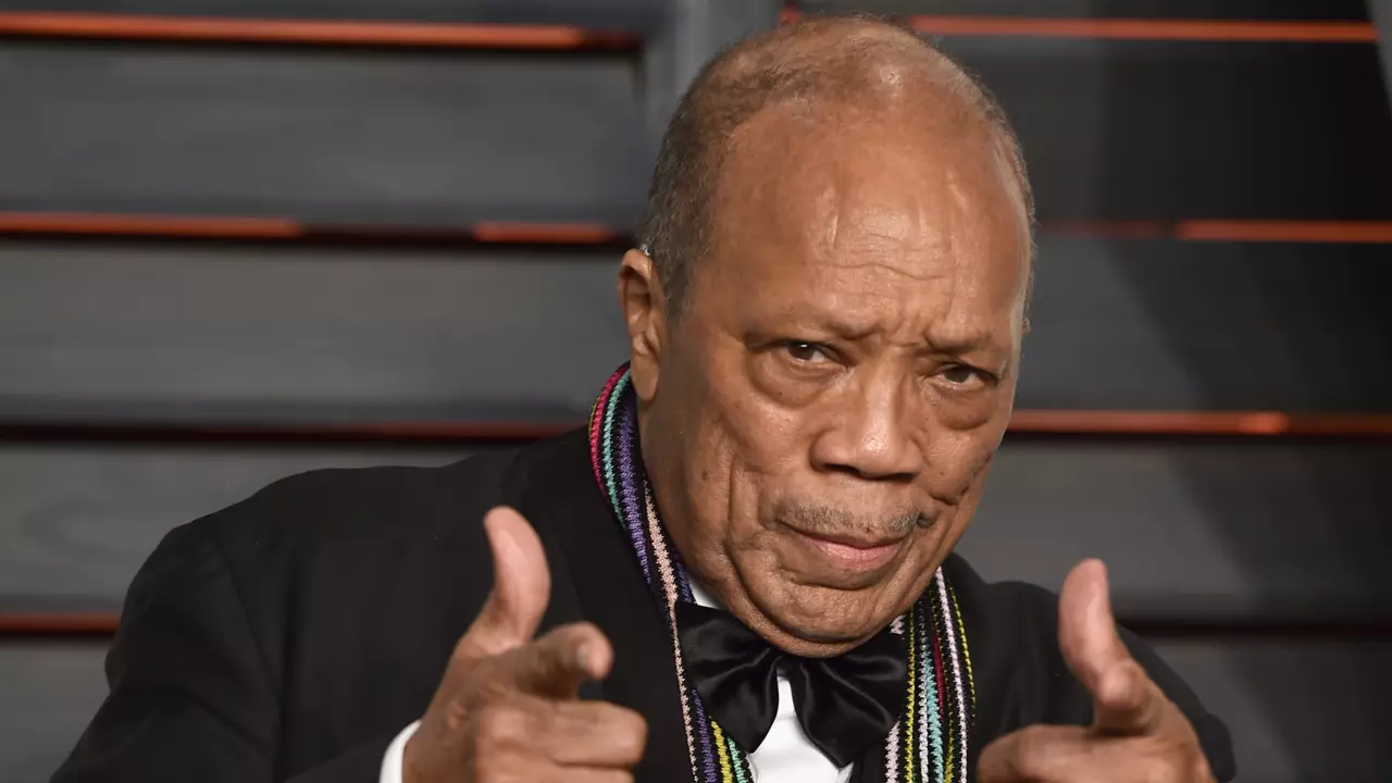 Quincy Jones njaluk ngapura babagan pernyataan kontroversial sing digawe ing wawancara pungkasan