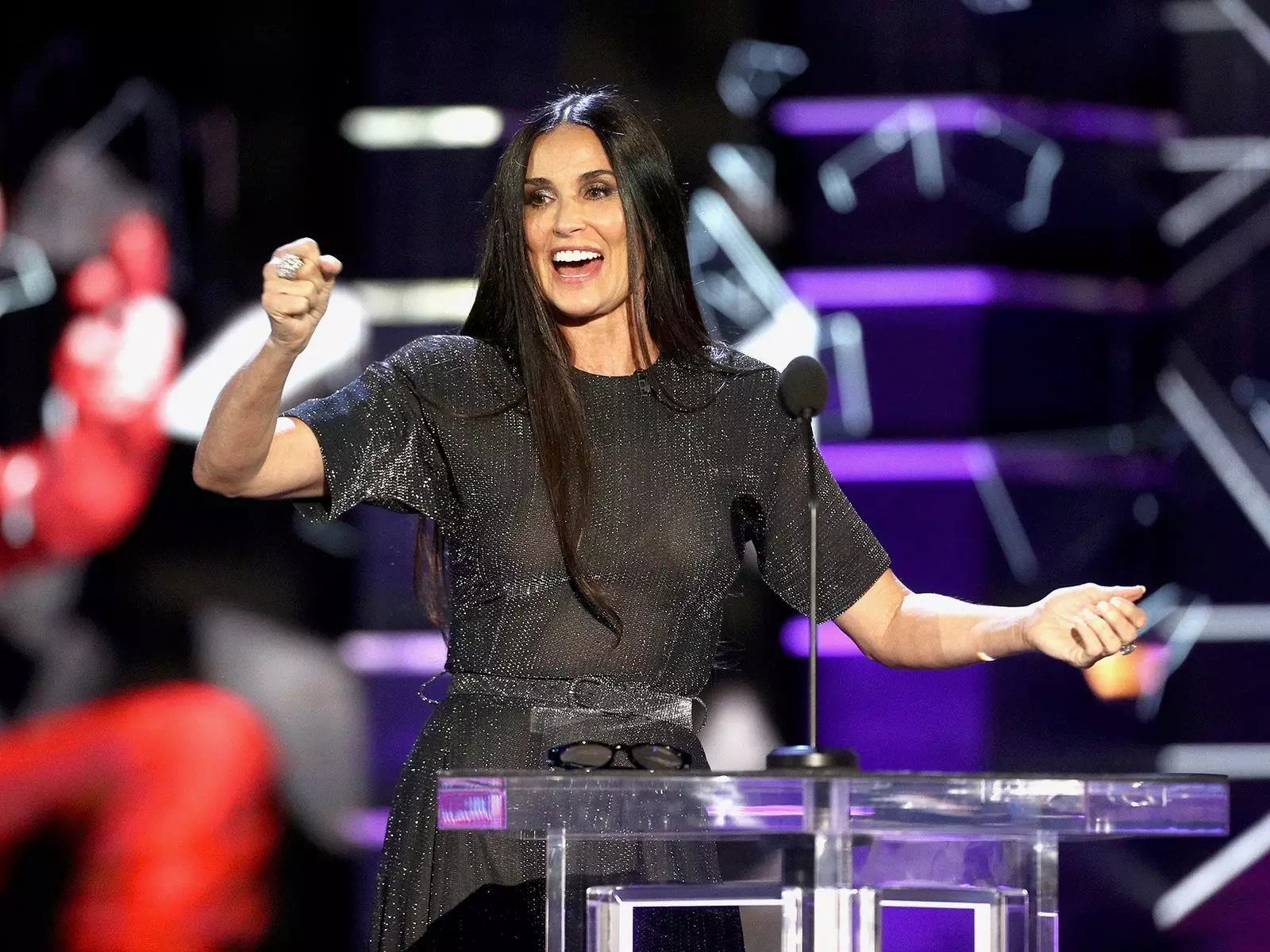 Demi Moore ทำลายอดีตสามีของเธอ Bruce Willis ในการพูดคนเดียวที่น่าจดจำ