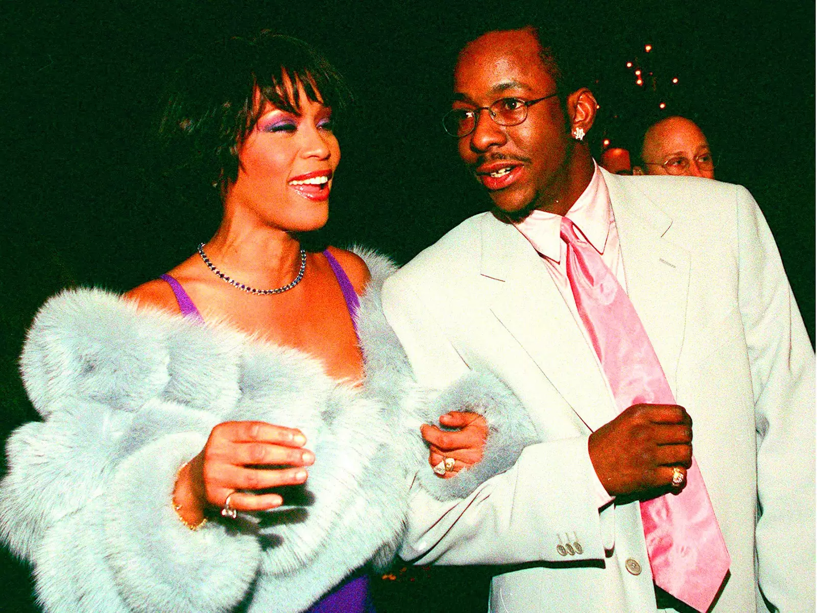 Whitney Houston ma Bobby Brown i se pati a Arista Records i le 2000.