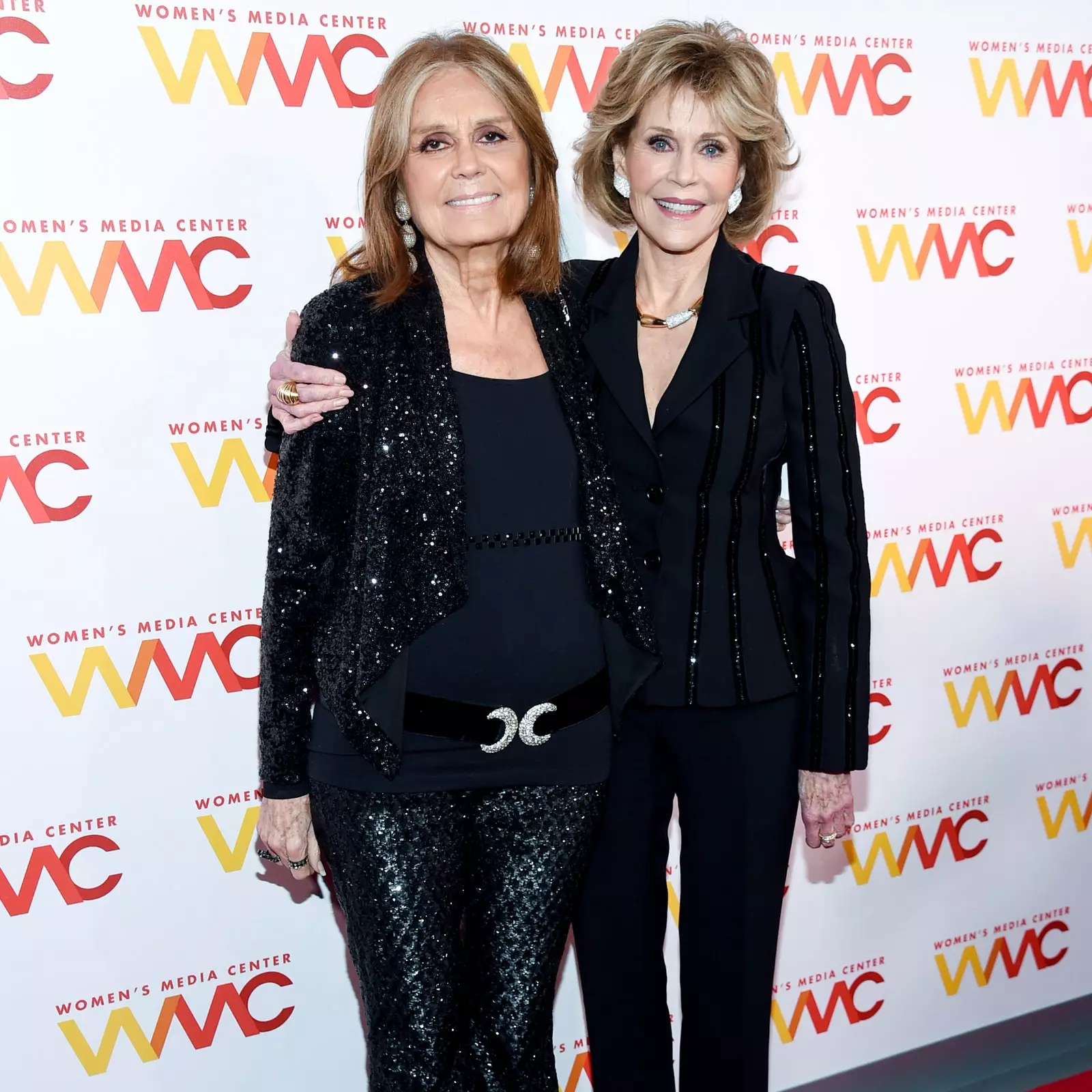 Jane Fonda kaj feminisma aktivulo Gloria Steinem.