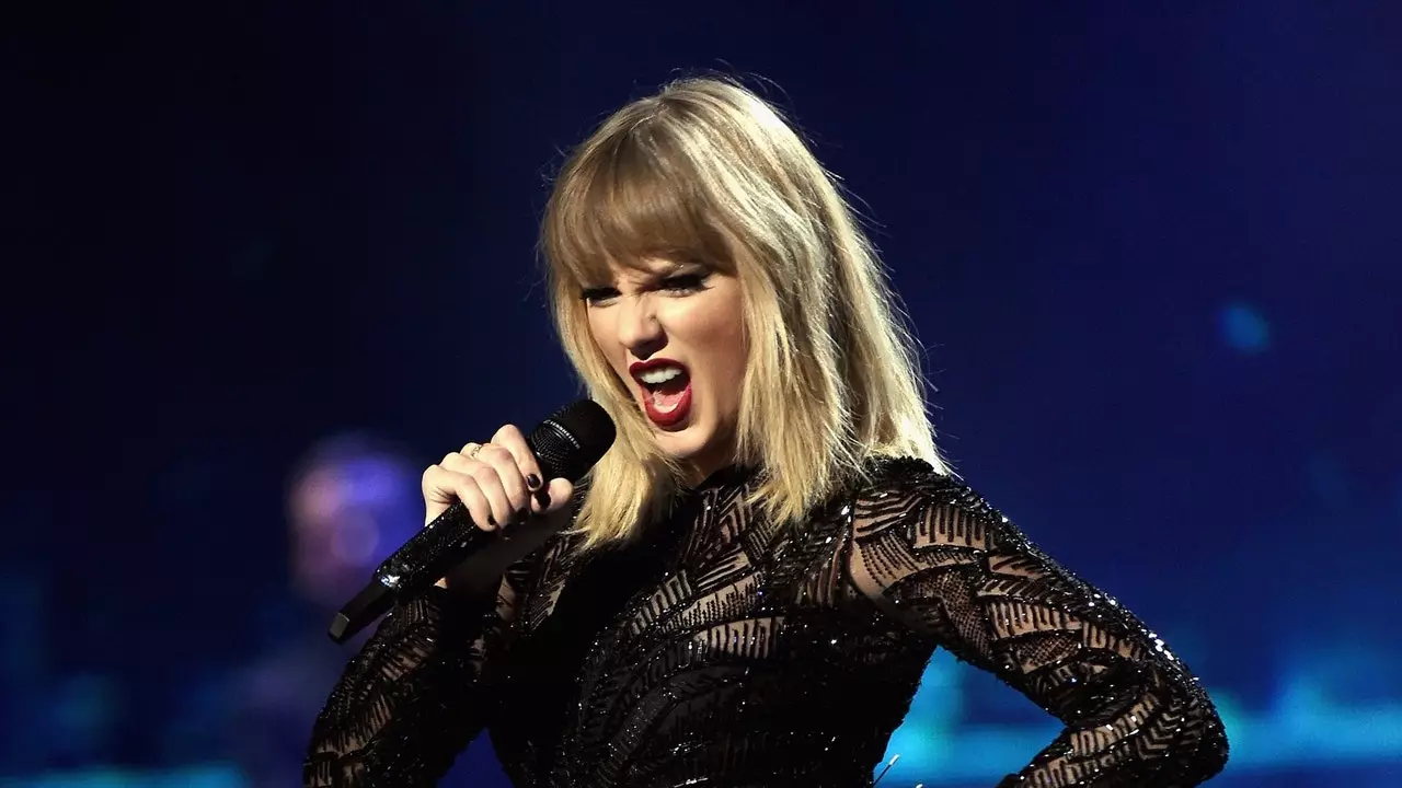 Sam Smith dan Reese Witherspoon telah memenangi Taylor Swift mendedikasikan lagu kepada mereka