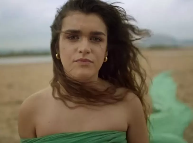 Amaia savo vaizdo klipe „El Relmpago“.