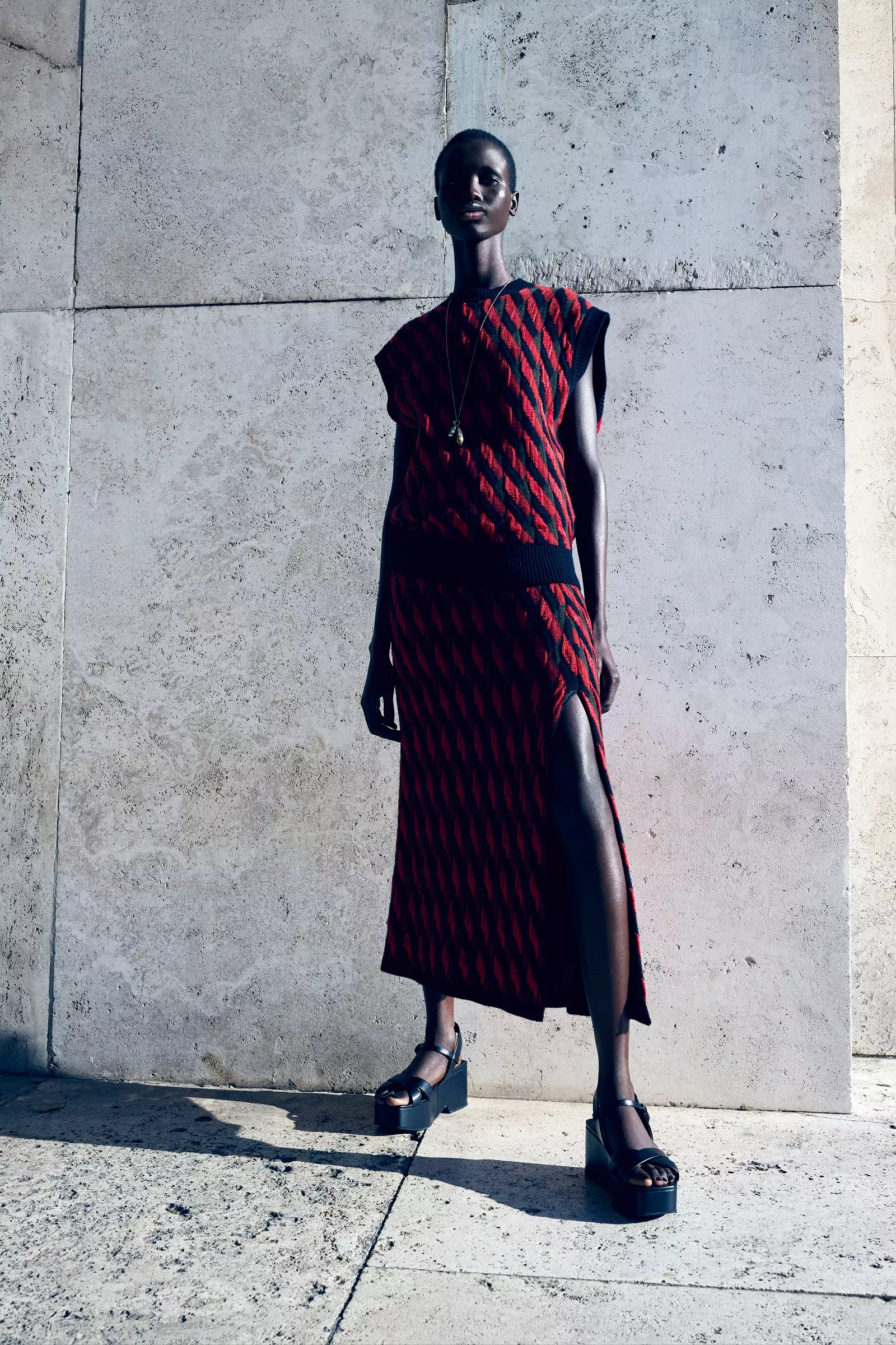 Carolina Herrera Ferragamo en Etro verkennen het verleden en de toekomst in hun prefall 2021-collecties