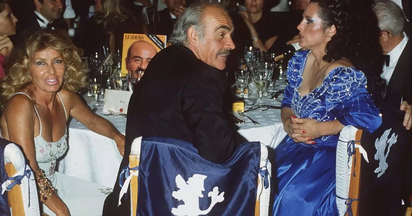 Sean Connery en zijn vrouw Micheline Roquebrune in Marbella op Adnan Kashoggi's verjaardag 24 juli 1985