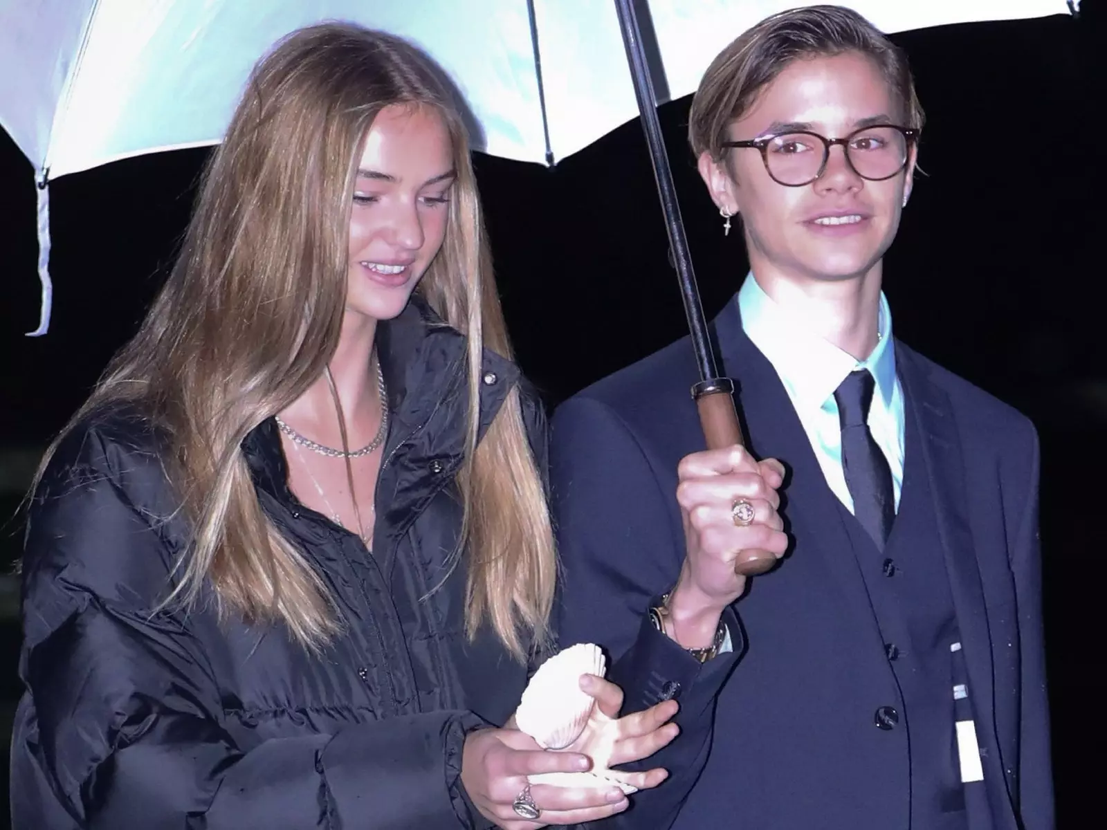 Romeo Beckham và bạn gái Mia Regan.