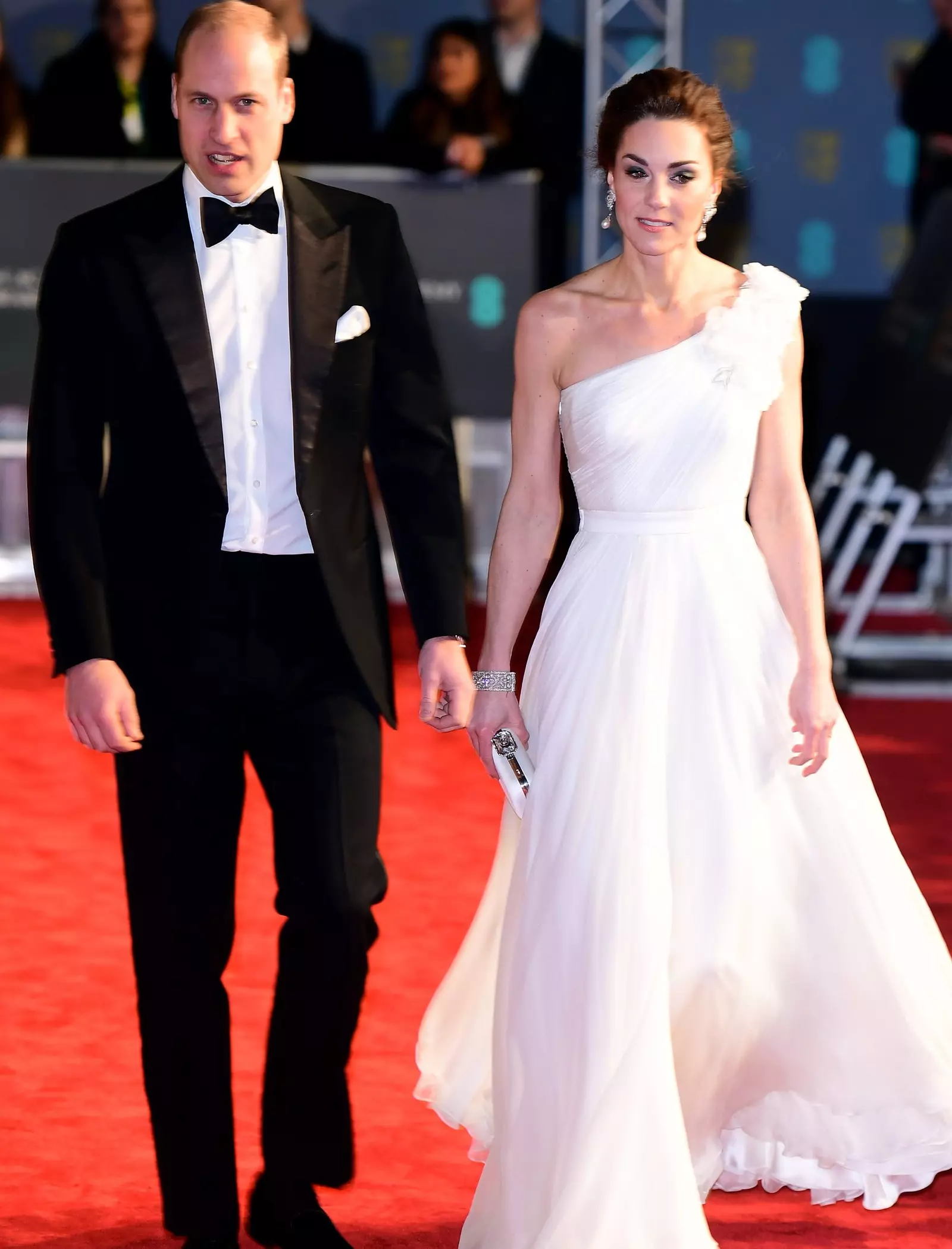 Kate Middleton spektakolare e veshur në të bardha në BAFTA