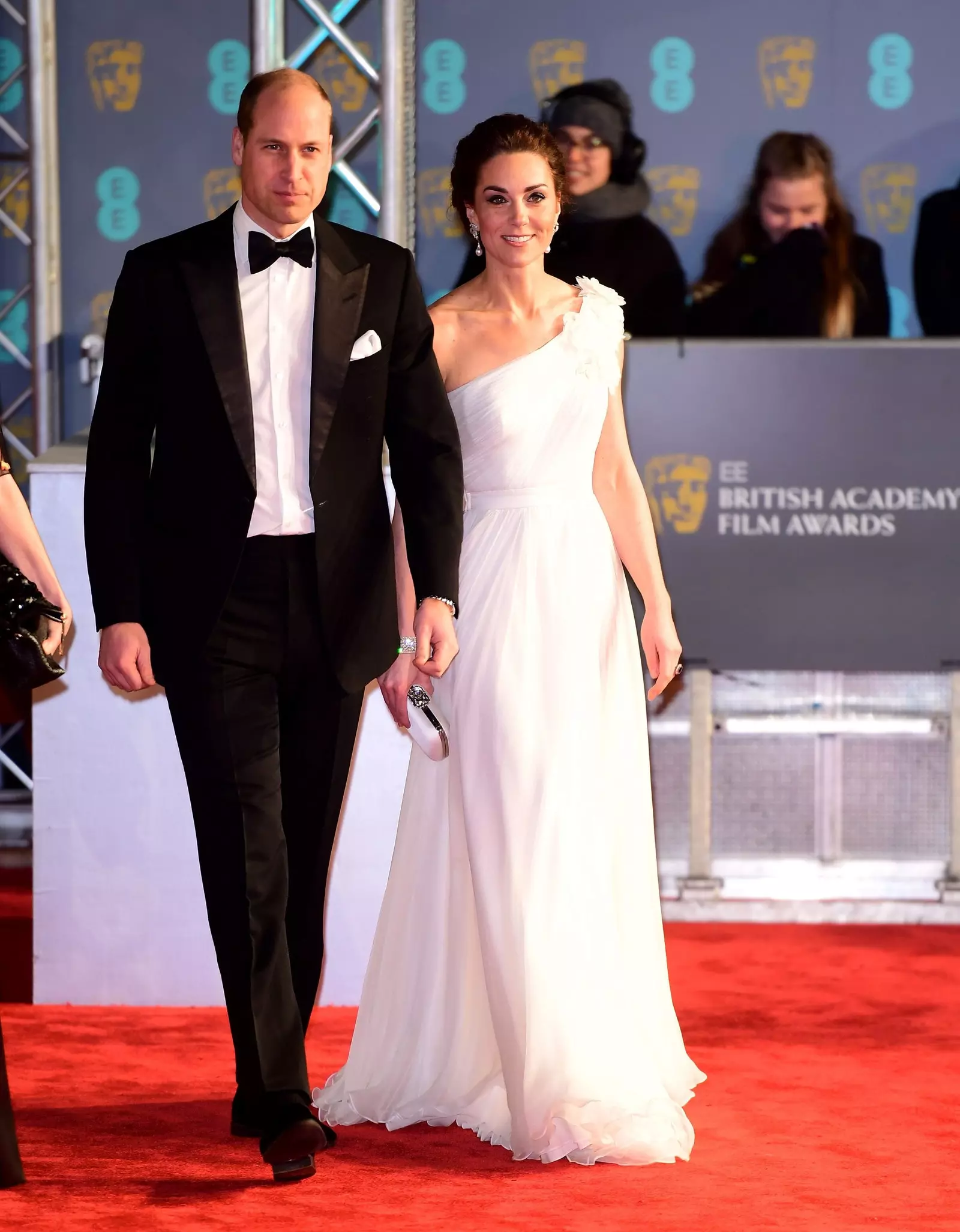 Kate Middleton spektakolare e veshur në të bardha në BAFTA