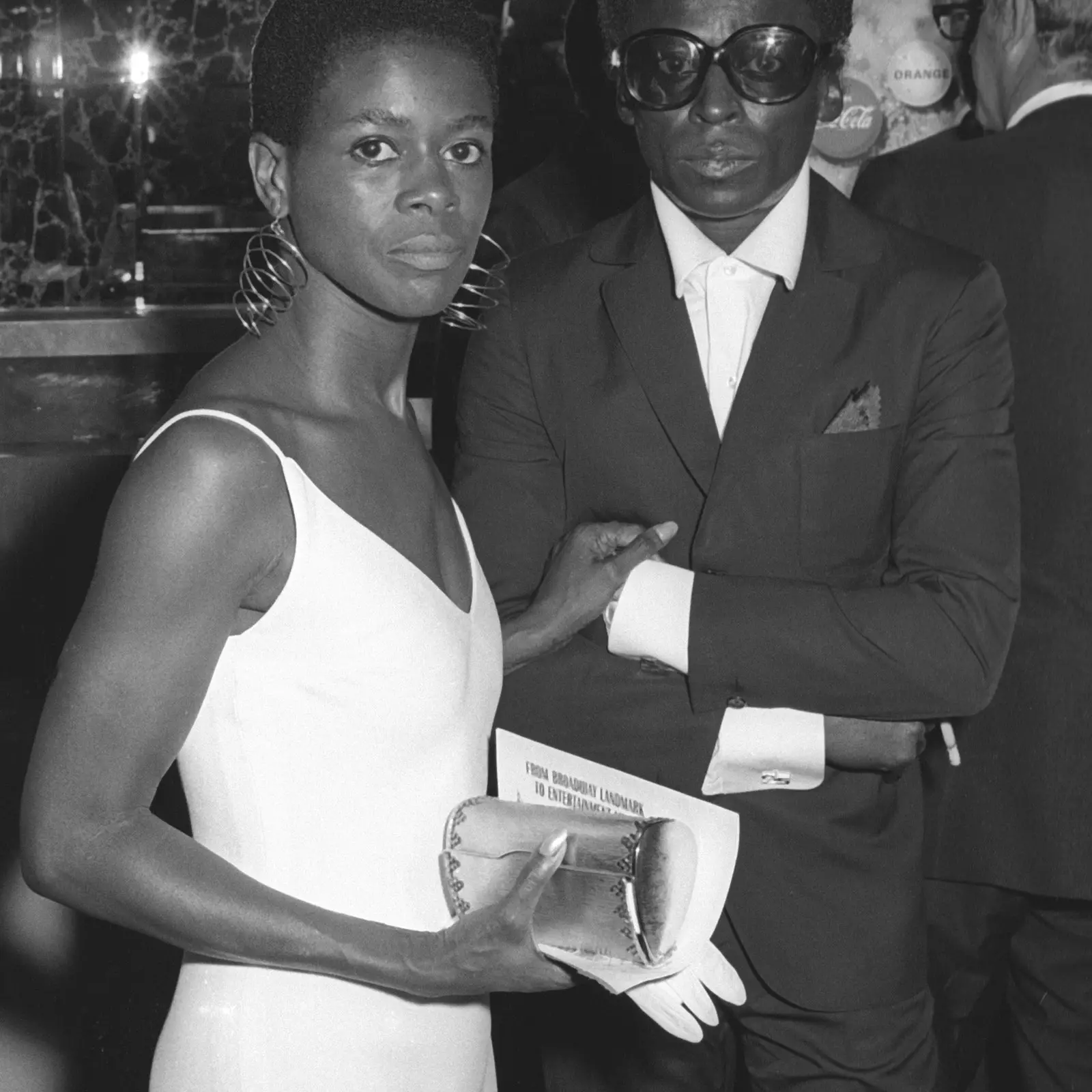 Miles Davis en Cicely Tyson bij de première van 'The Heart is a Lonely Hunter' in 1968.