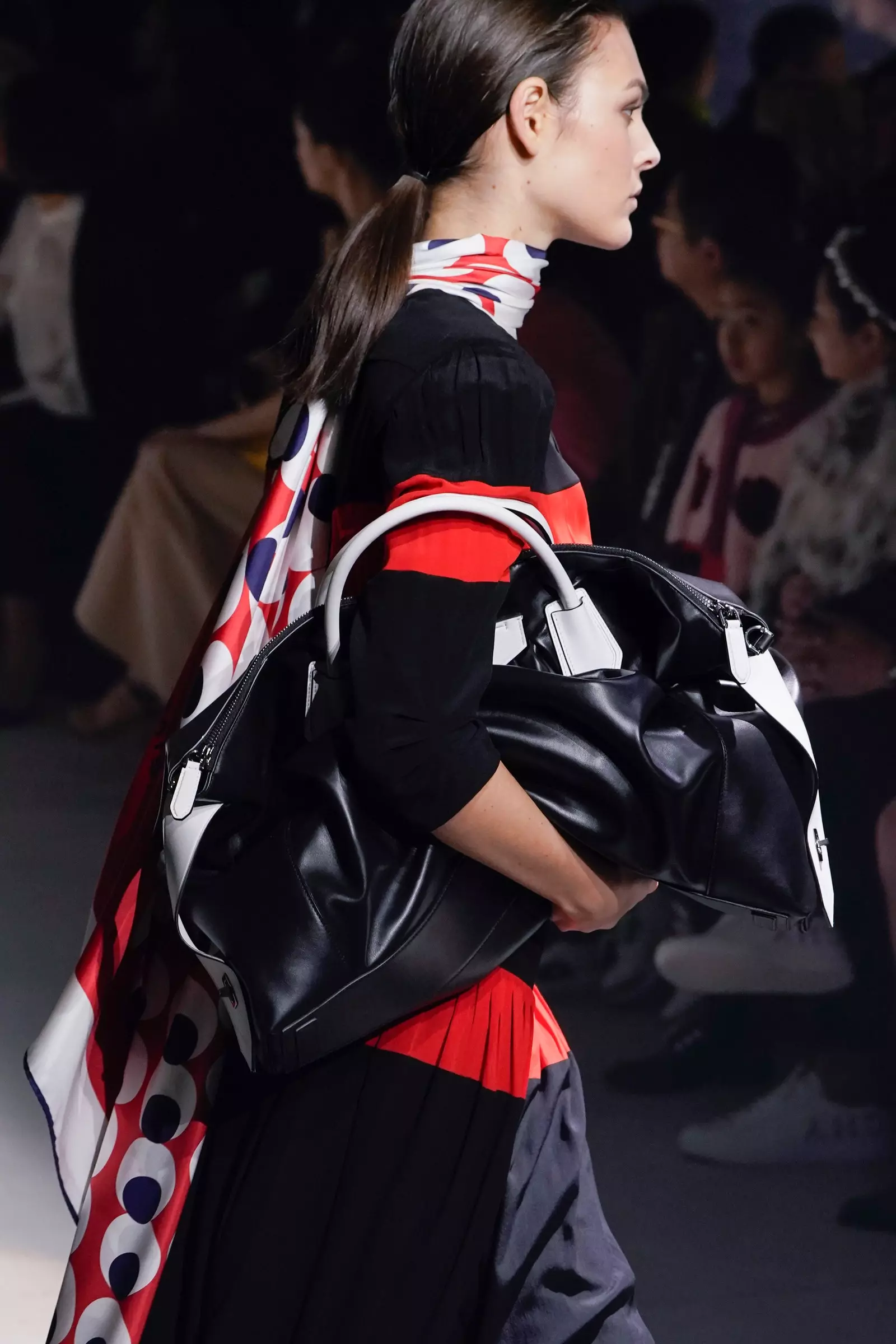 Pameran Busana Koleksi Givenchy FallWinter 20202021 ing Milan