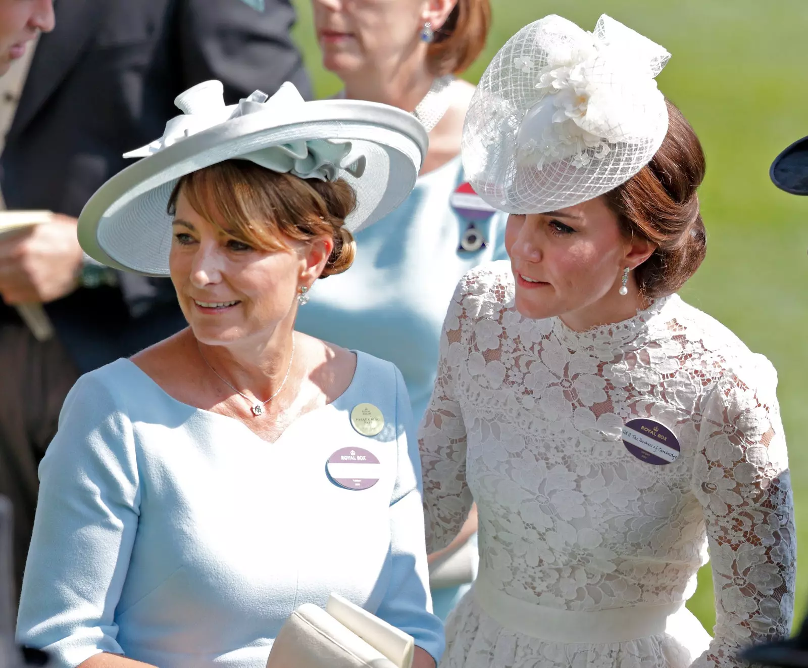 Carole Middleton en haar dochter Kate in Ascot.