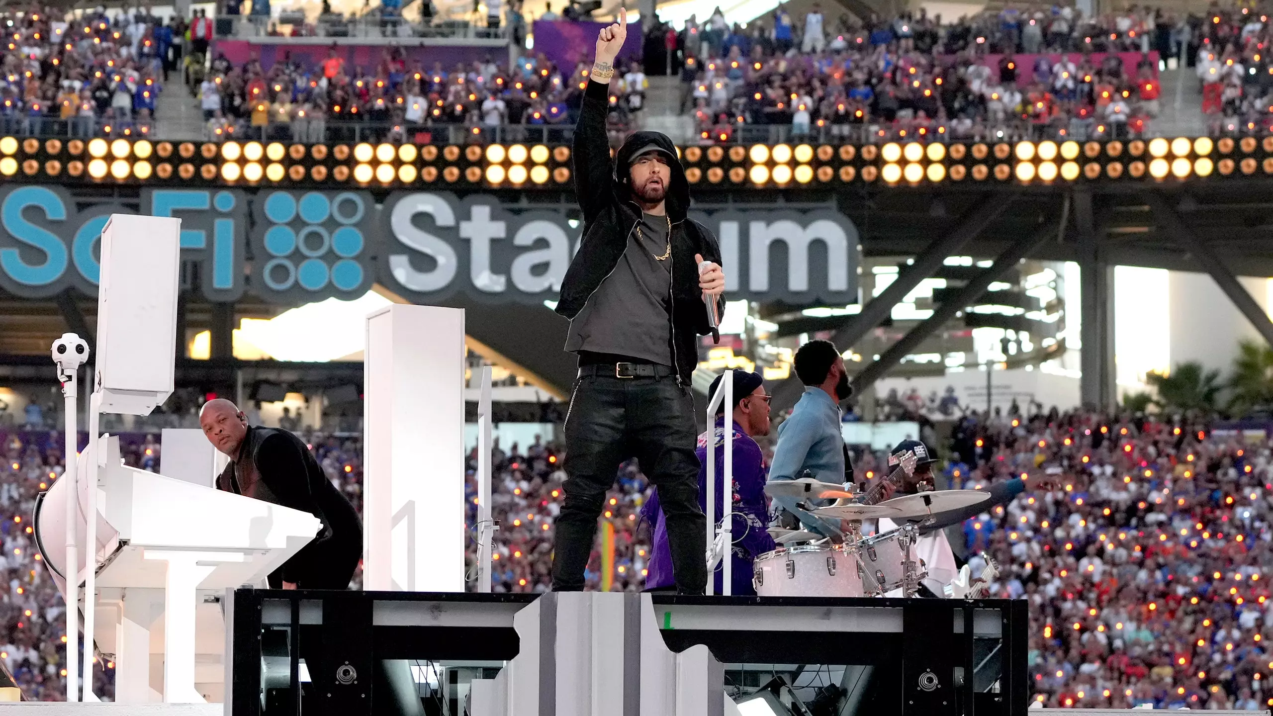 Eminem byl jedním z umělců, kteří vystoupili na finále Super Bowl v roce 2022.