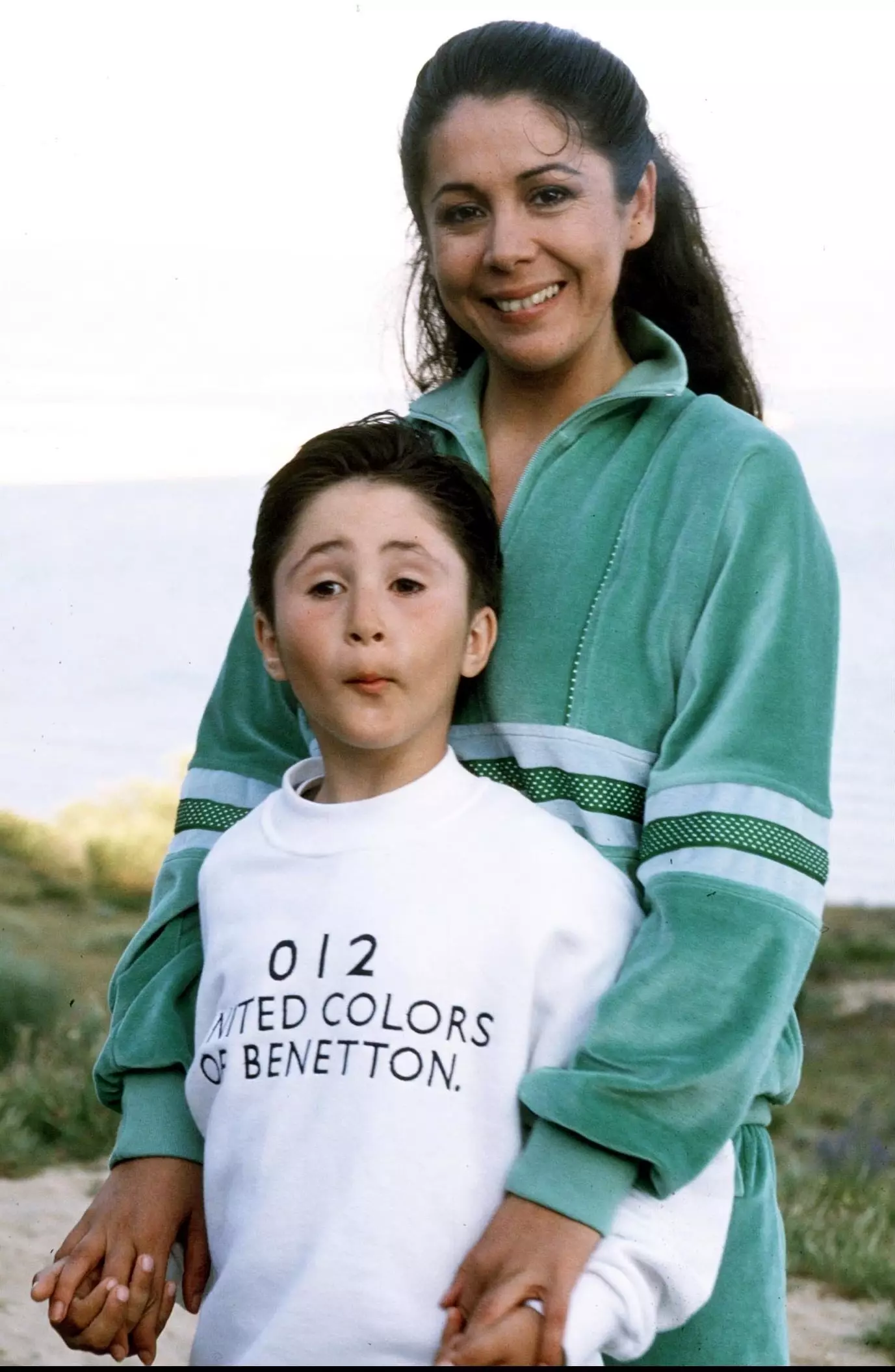 Isabel Pantoja i el seu fill Francisco a Cantora a la dcada dels 90 vestits amb peces esportives.