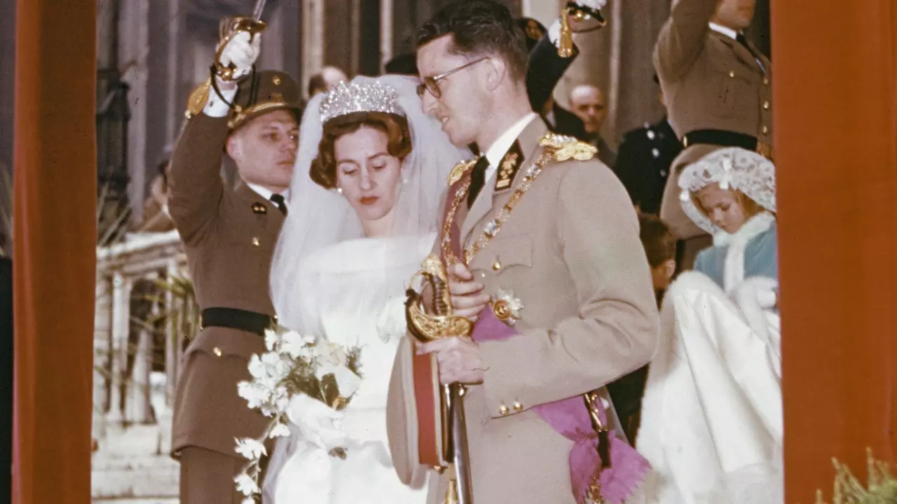 A história de amor de Balduino e Fabiola da Bélgica: uma freira casamenteira, um vestido Balenciaga, uma tiara polêmica e uma promessa de despedida