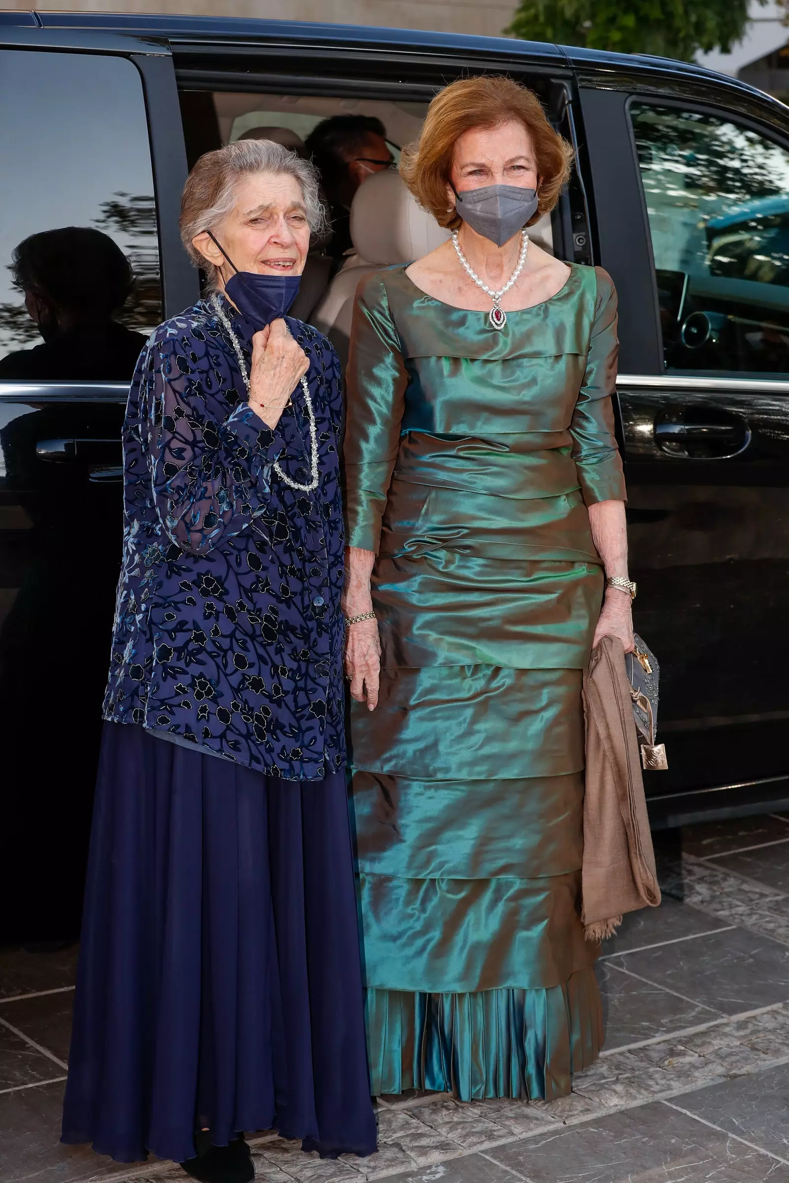 La reine Emrita avec la princesse Irène.