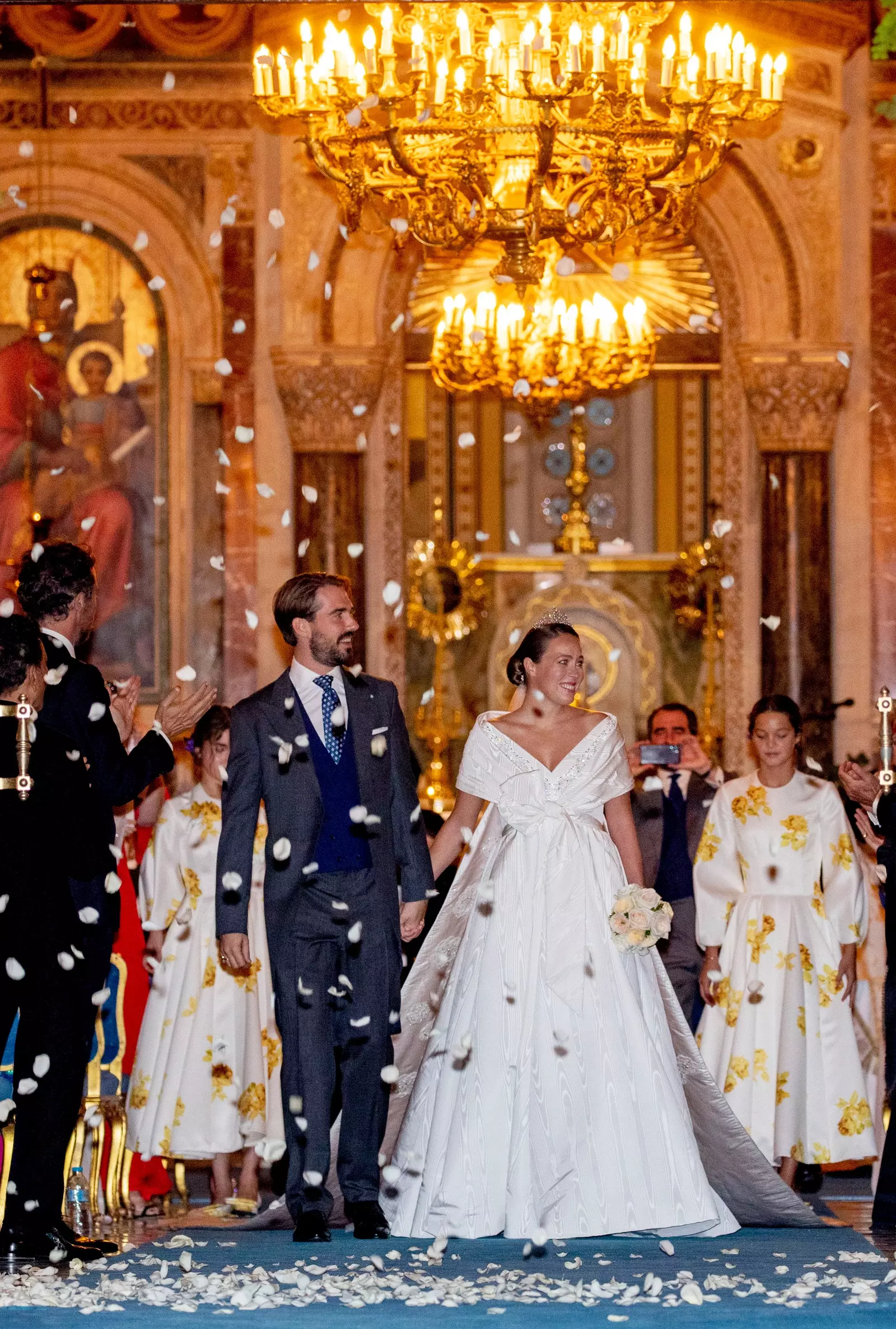 Nina Flohr glänzt bei ihrer Hochzeit mit Prinz Philippos in Chanel und mit der Korsaren-Tiara