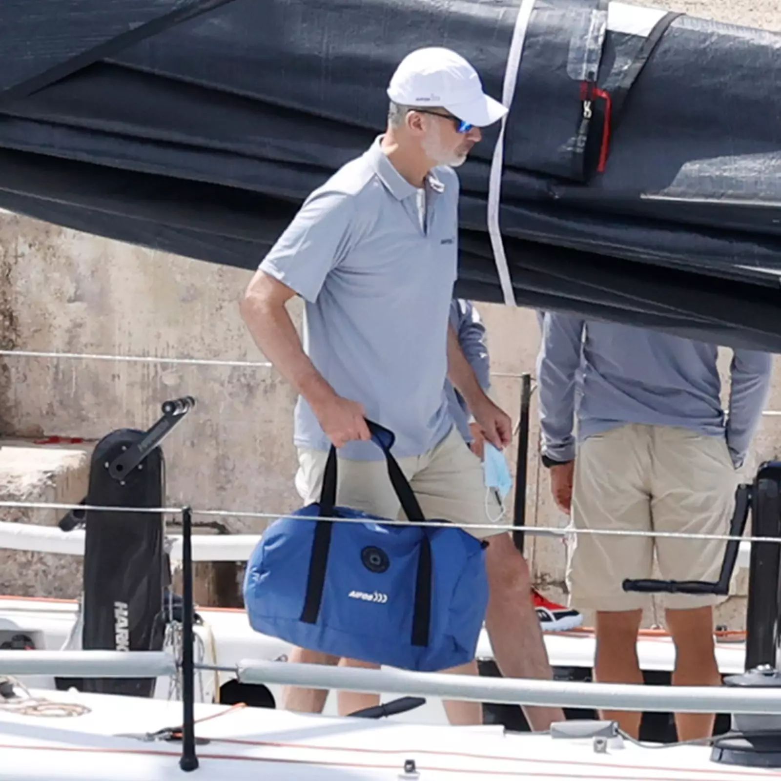 Don Felipe comença les vacances de la Família Reial a Palma entrenant amb el seu equip de vela