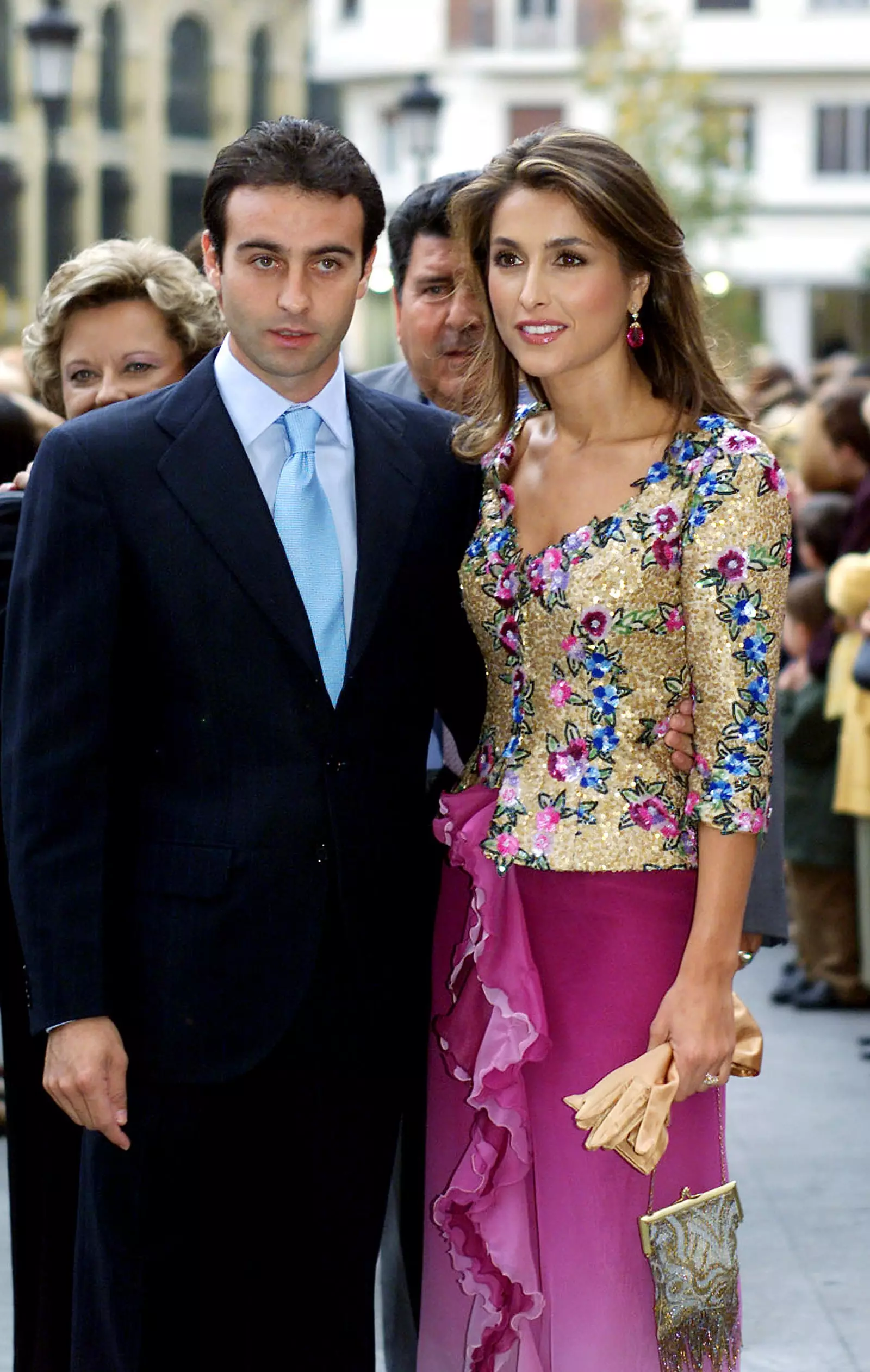 Enrique Ponce et Paloma Cuevas au mariage de Manolo Sánchez et Cristina Domínguez en 2001.