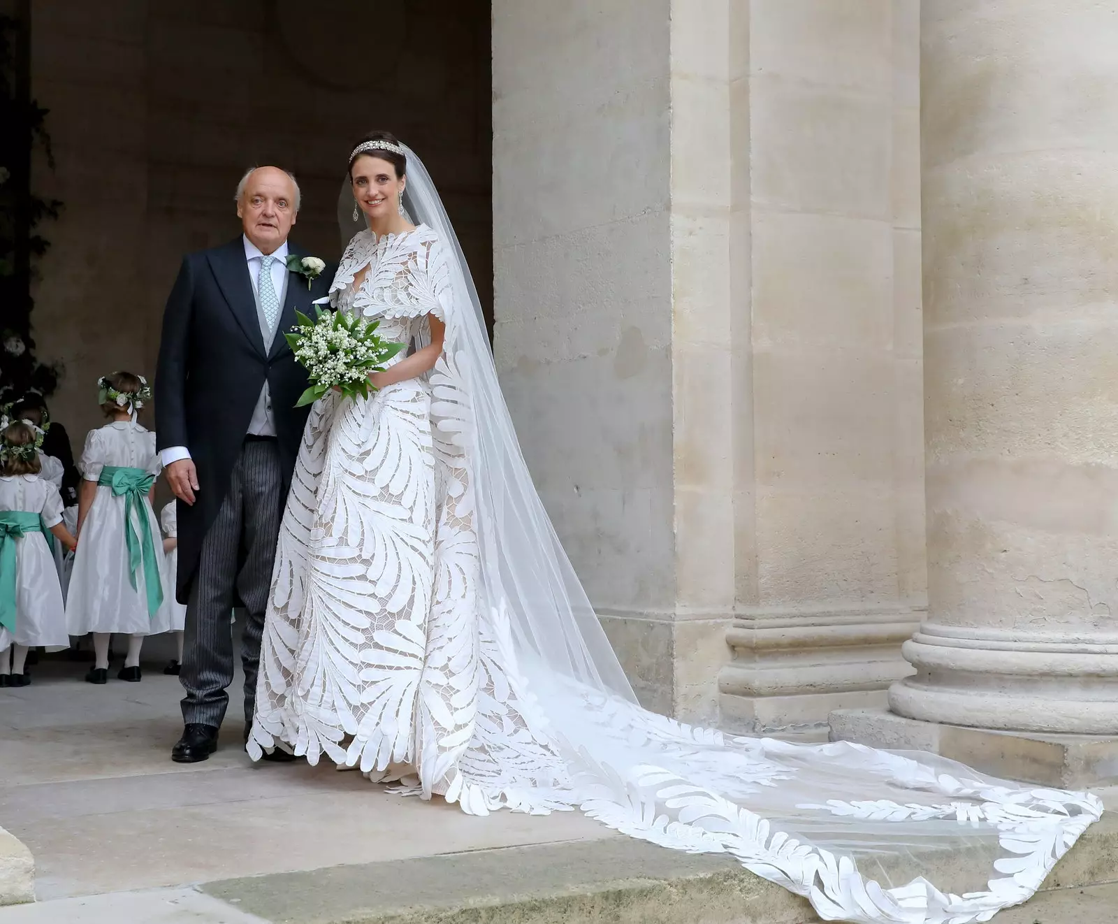 Seis vestidos de noiva de Oscar de la Renta que podería lucir unha condesa austríaca