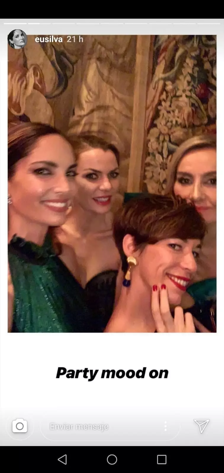 D'Frëndin Alejandra de Rojas mam Model Eugenia Silva a Beatriz Moreno de la Cova Moudedirekter vun 'Vanity Fair'.