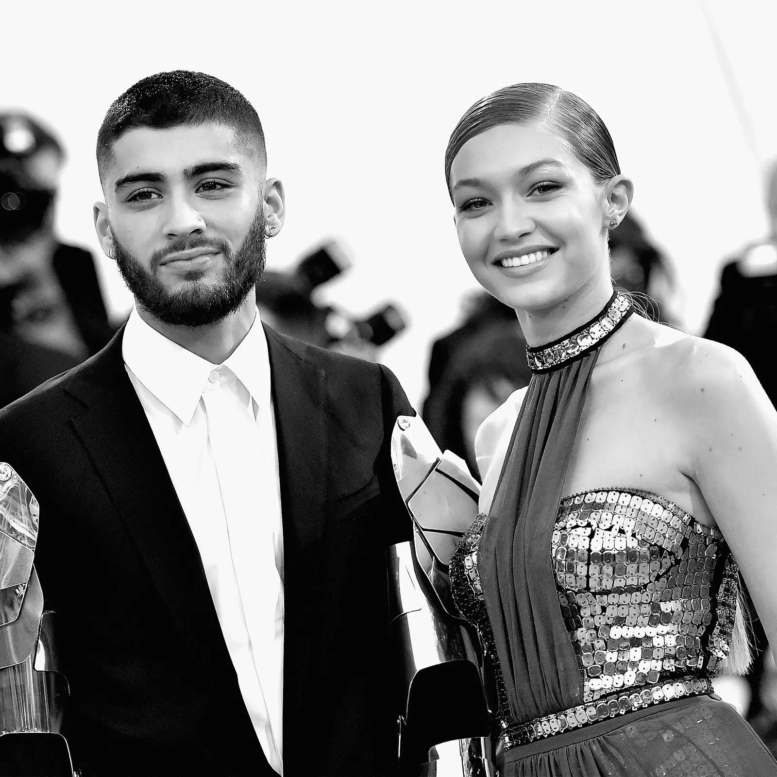 Gigi Hadid Secara Rasmi Sahkan Dia Mengharapkan Anak Pertamanya Dengan Zayn Malik