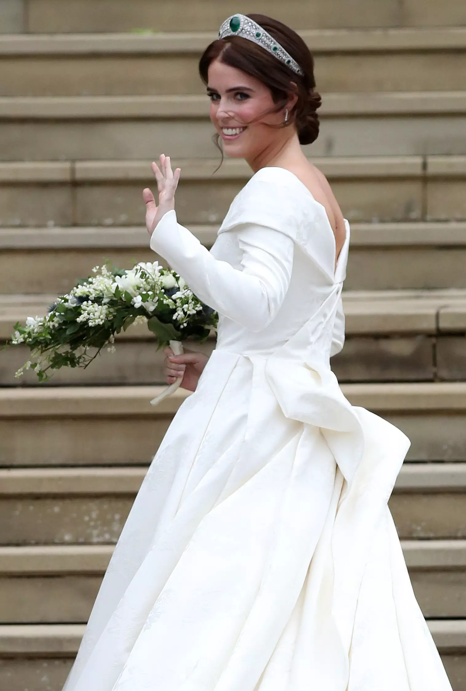 Eugenie de York em um vestido Peter Pilotto em seu casamento.