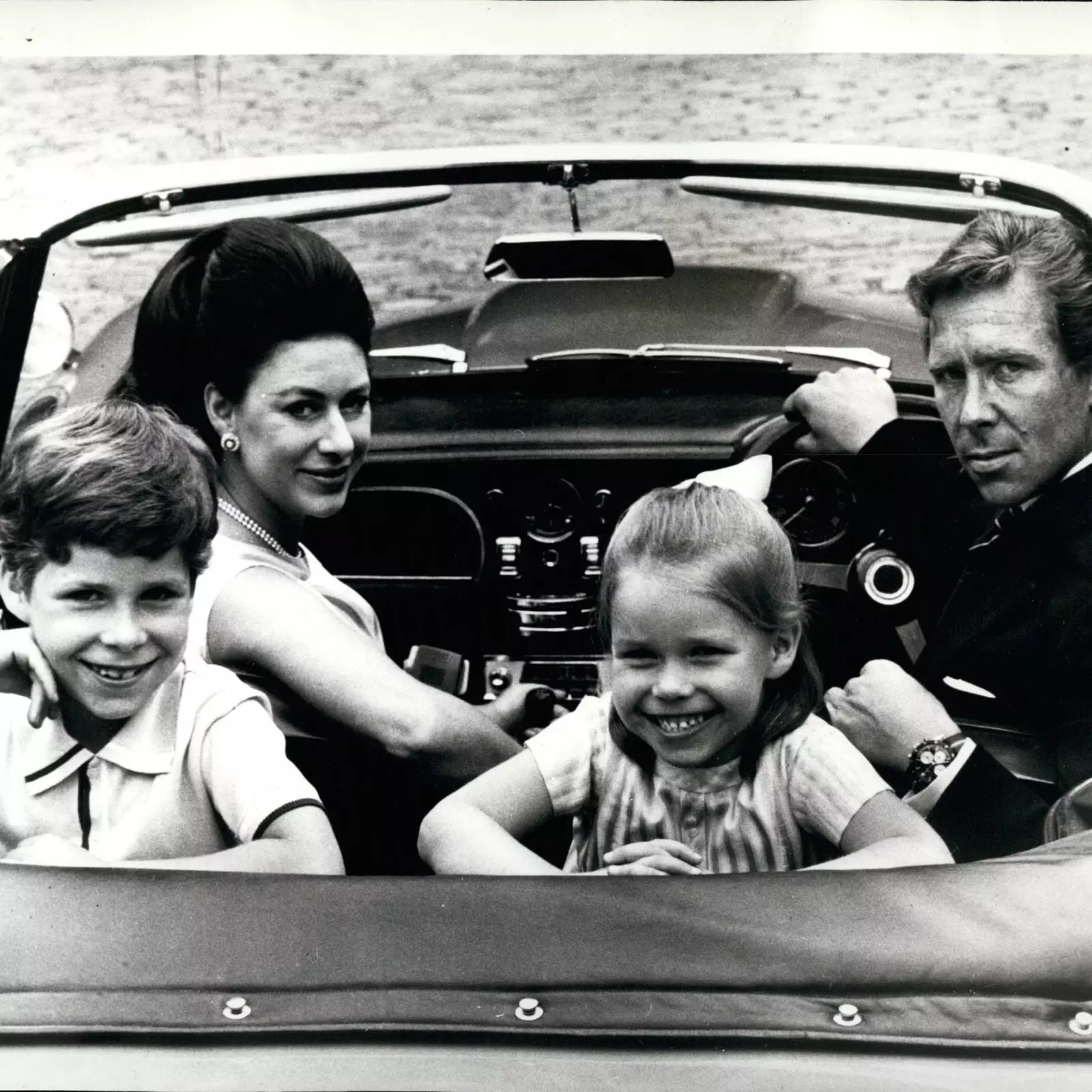 David ArmstrongJones med sina föräldrar och syster Sarah Chatto 1969.