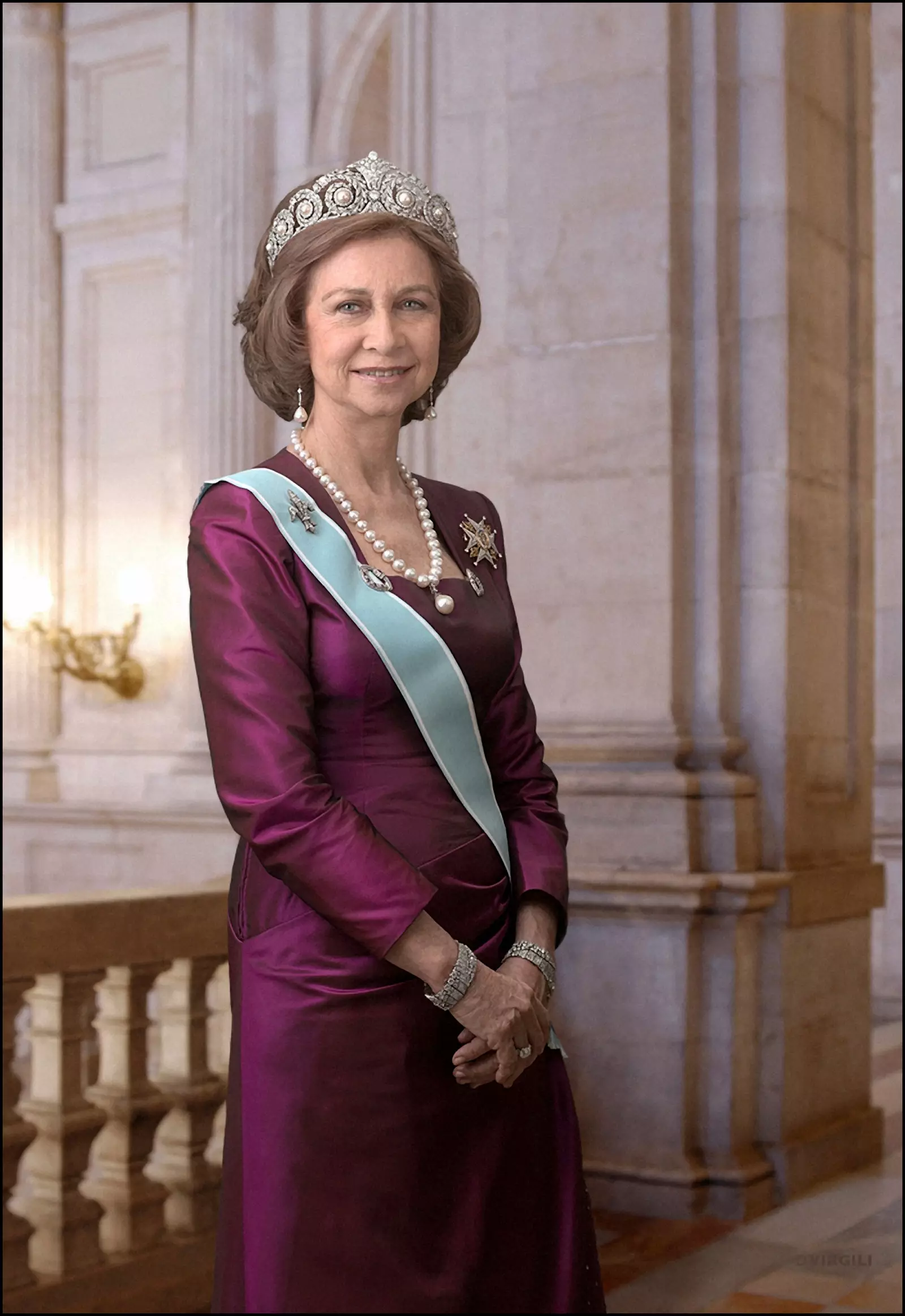Oficiálny portrét kráľovnej Sofie od Dany Virgili z roku 2007.