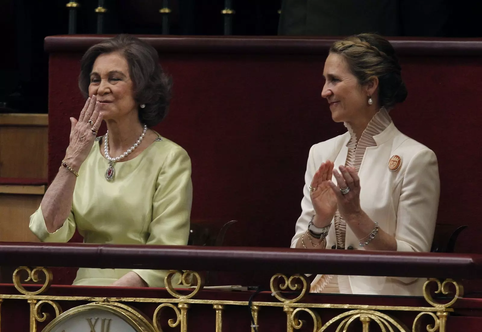 Sofia királynő Infanta Elenával Felipe király kikiáltásának napján 2014-ben.