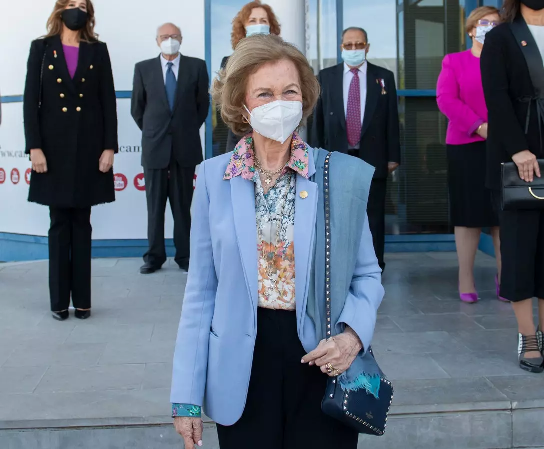 La reine Sofía visite la banque alimentaire de Ciudad Real.